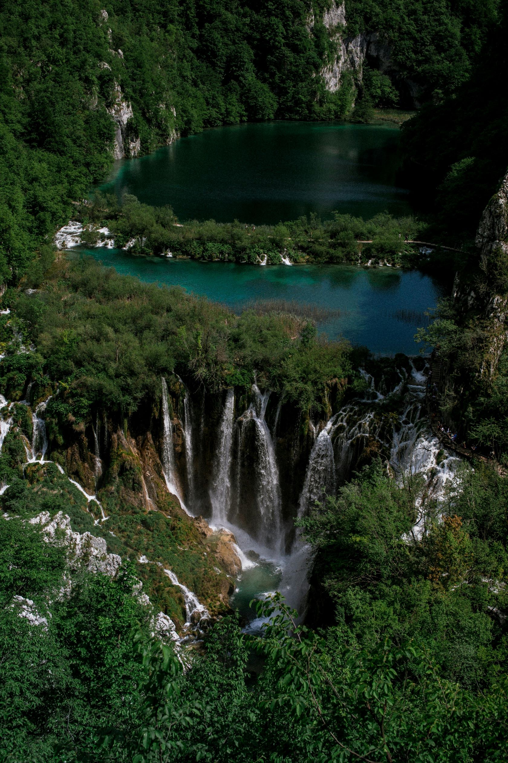 10 Famous Waterfalls from Around the World | Traveld.io